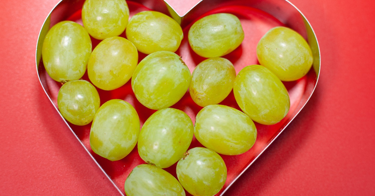 Uva de coração: que tal transformar a fruta em um lindo petisco no dia ...