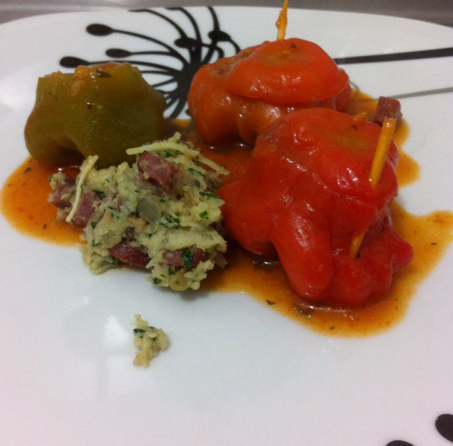 Receita de Pimenta Cambuci (pimentão chapéu) Recheado com Linguiça ...