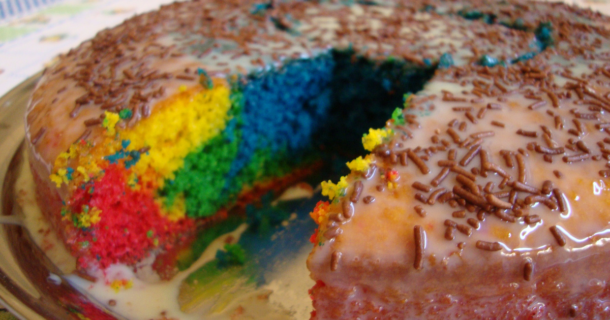 Receita de Bolo colorido, enviada por mariane fernandes - TudoGostoso