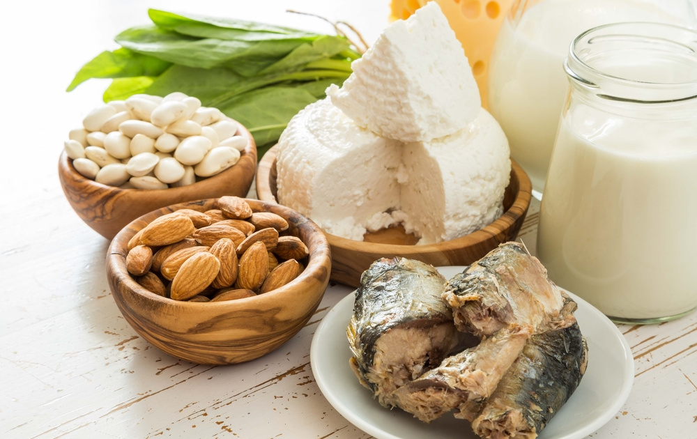 Alimentos ricos em cálcio: 7 opções para melhorar a saúde dos ossos com ...