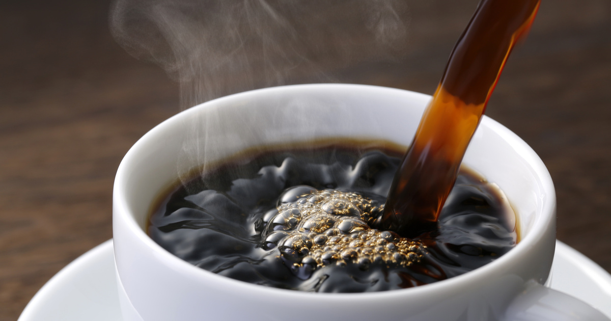 Café velho não dá! Truque simples deixa a bebida quente na garrafa ...