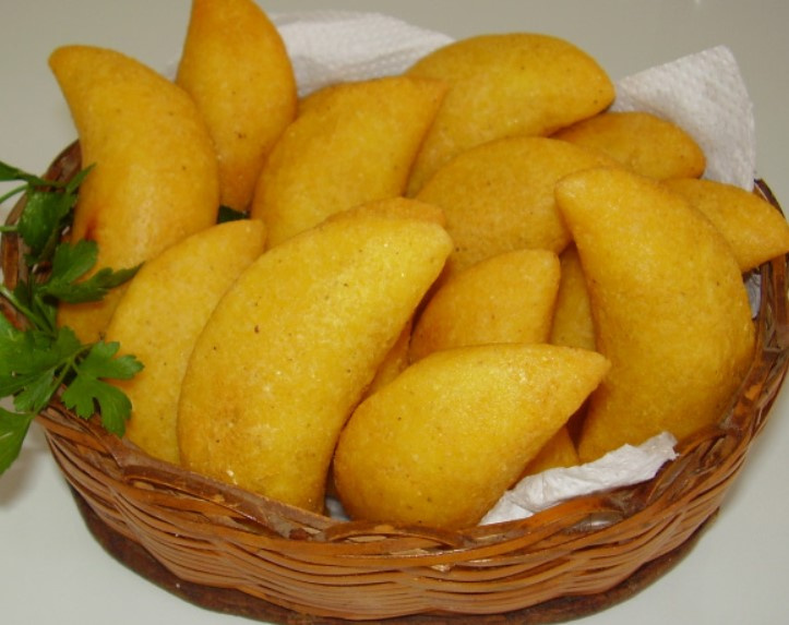 Receita de pastel de angu: confira - TudoGostoso