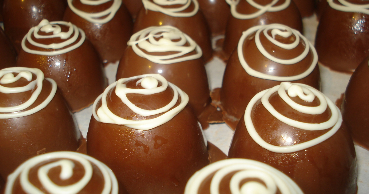 Receita de Trufa de chocolate com recheio de doce de coco, enviada por ...