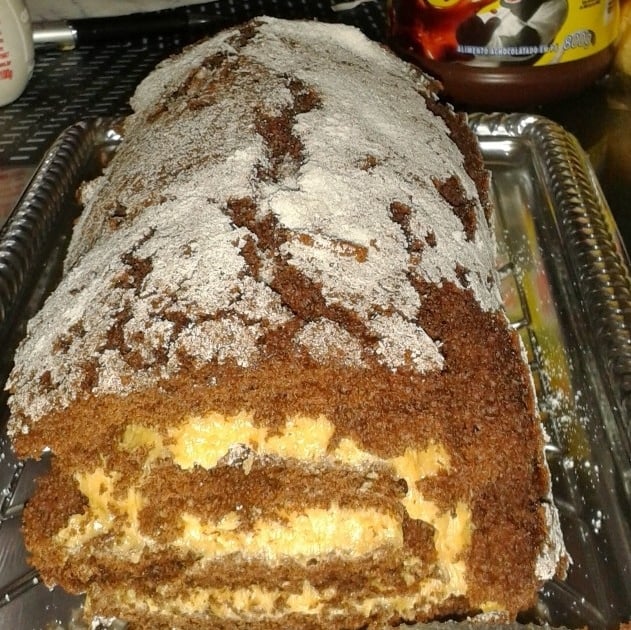 Receita de Rocambole de chocolate com recheio de doce de leite, enviada ...