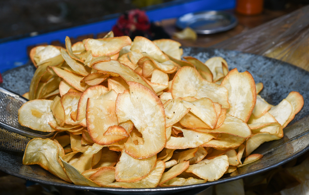 Saiba como fazer chips de mandioca