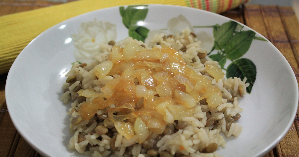 Receita de Mjadra - arroz com lentilha à moda síria, enviada por maria ...