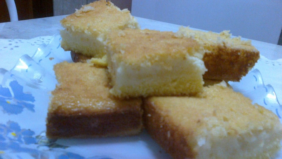 Receita de Broa cremosa de fubá com queijo e coco, enviada por ...