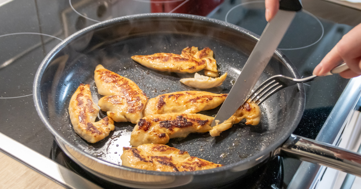 Carne de frango malpassada pode causar doença rara ou é mentira? Vídeo ...