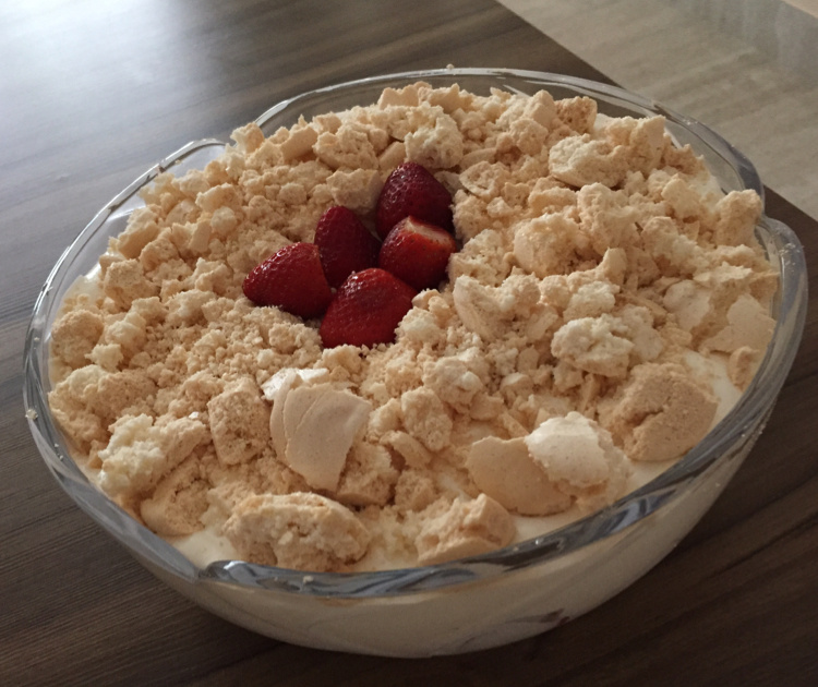 Receita de Surpresa de morango com suspiros, enviada por renata portela ...