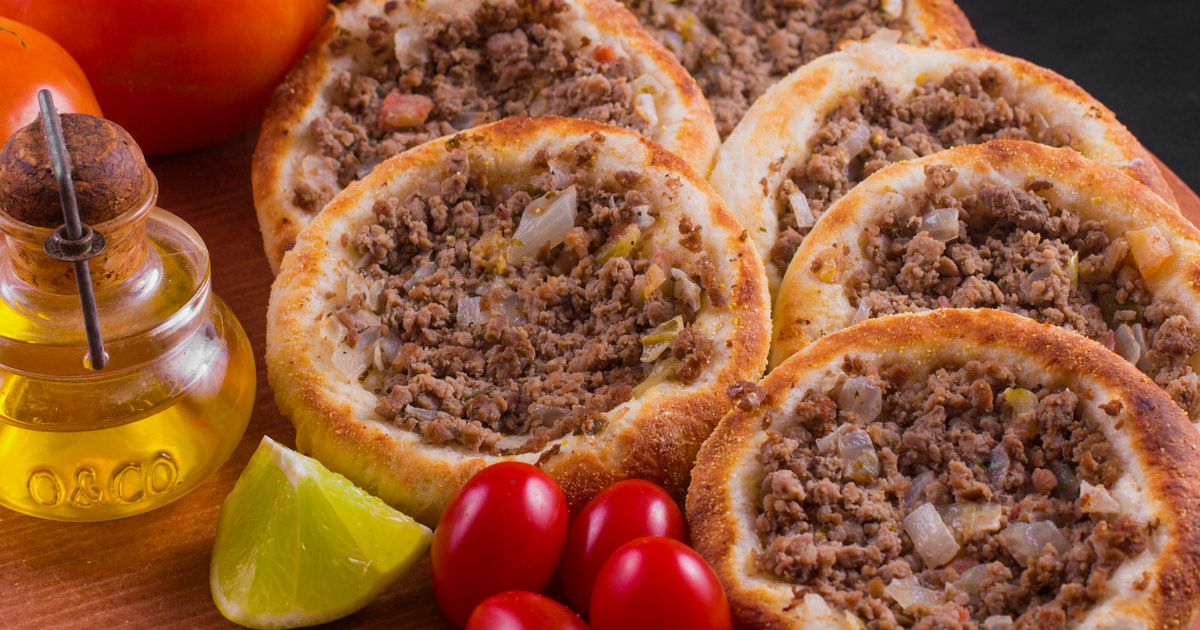 Esfirra aberta: aprenda como fazer a massa e 2 recheios deliciosos