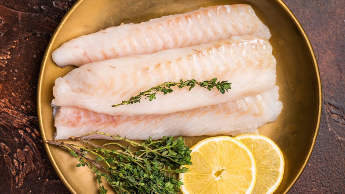 A maneira mais saudável de cozinhar peixe, segundo a ciência, e por que ...