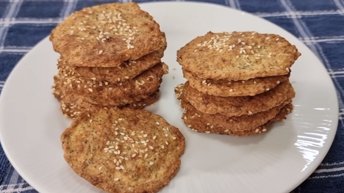 Crocante, proteico e simples: o biscoito salgado que foge do óbvio e ...