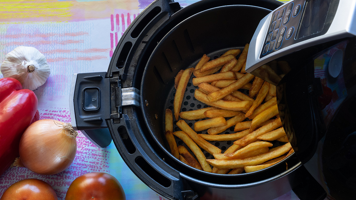 Por que a batata frita congelada fica perfeita na airfryer? - TudoGostoso