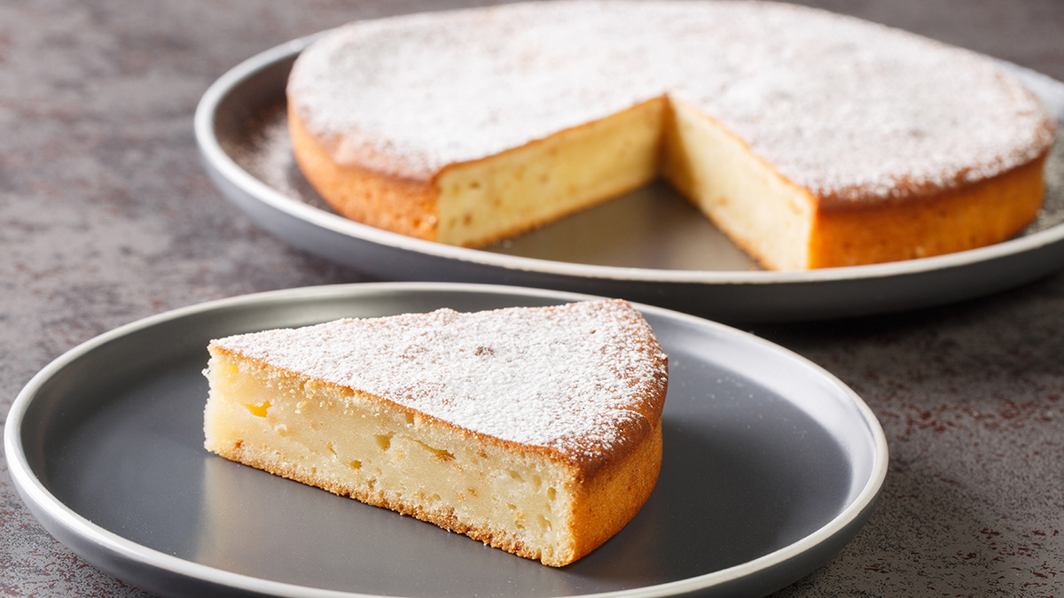 É como comer uma nuvem: bolo de iogurte grego levinho e muito fácil de ...