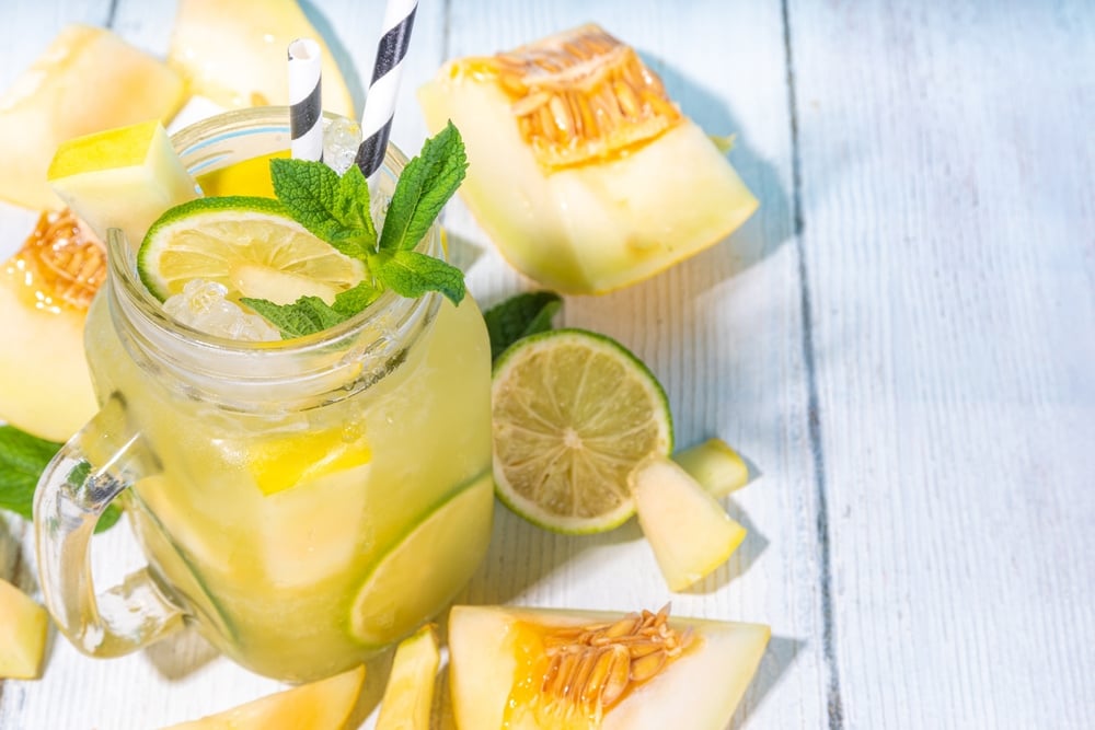 Suco de melão com limão no café da manhã para emagrecer mais rápido ...