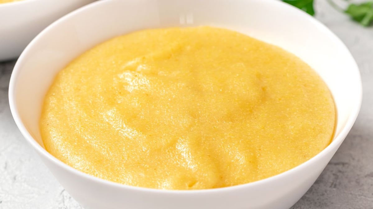 Aprenda o segredo para fazer polenta mole simples, mas muito saborosa e ...