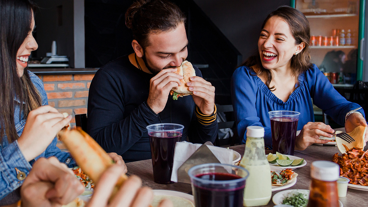 Aqui está a lista do que você nunca deveria comer no jantar! - TudoGostoso