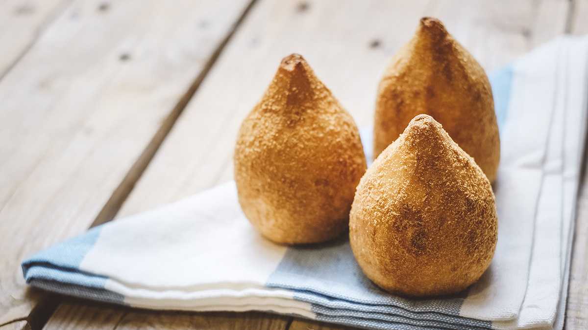 Desde que minha vizinha me ensinou essa coxinha cremosa de ...