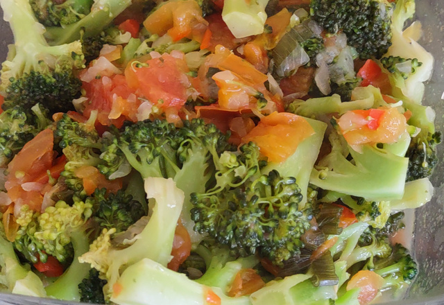 Receita de Brócolis refogado, enviada por leonardo miranda - TudoGostoso