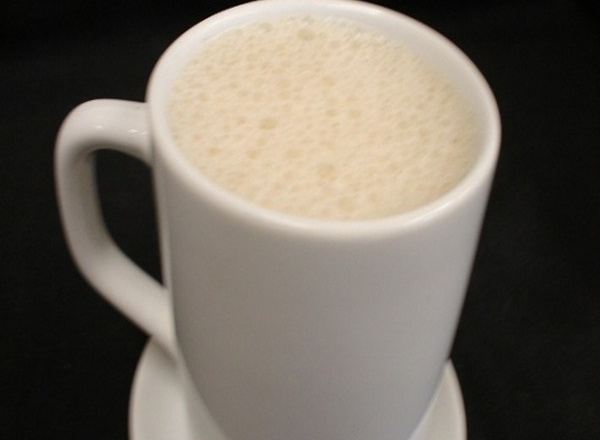 Receita de Vitamina quente de Ades banana com canela e aveia, enviada ...