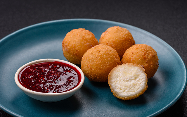 Bolinho recheado com massa de batata: entrada de Natal fácil e ...