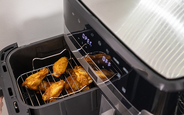 Não é a air fryer: o eletrodoméstico que promete cozinhar com ar quente ...