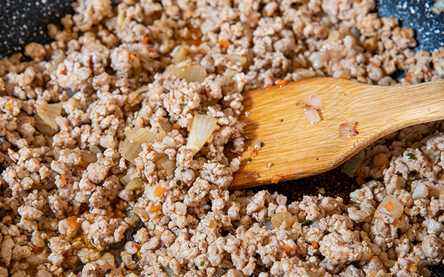 Poucas pessoas sabem, mas é um erro com a cebola que deixa a carne ...