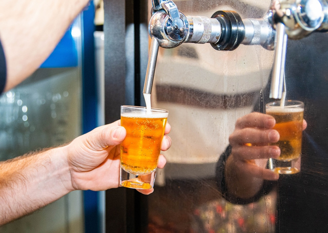 No calor, essa chopeira nova com 50% OFF vai deixar sua bebida ...